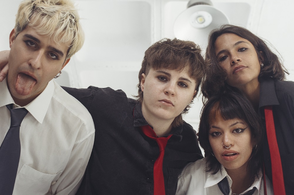 AMOR LÍQUIDO vuelve a la carga y estrena “Marimacho”. - YTSI